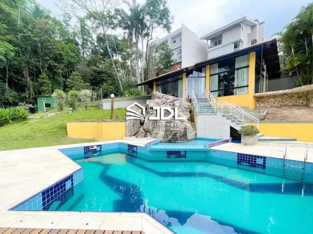 Casa / Sobrado para Venda em Blumenau/SC Escola Agrícola 6 Quartos