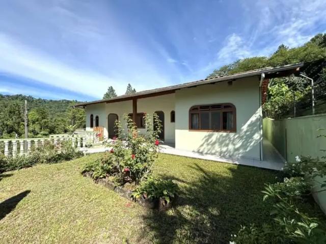 Casa / Sobrado para Venda em Blumenau/SC Escola Agrícola 3 Quartos