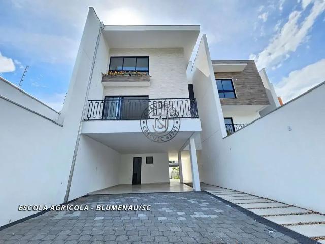 Casa / Sobrado para Venda em Blumenau/SC Escola Agrícola 3 Quartos
