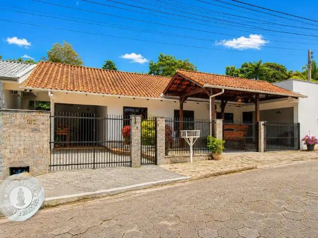 Casa / Sobrado para Venda em Blumenau/SC Fidélis 3 Quartos