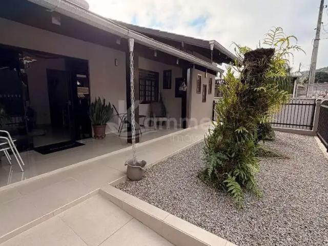 Casa / Sobrado para Venda em Blumenau/SC Fortaleza 4 Quartos