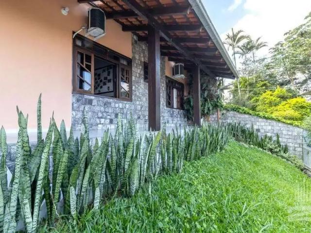 Casa / Sobrado para Venda em Blumenau/SC Fortaleza 5 Quartos