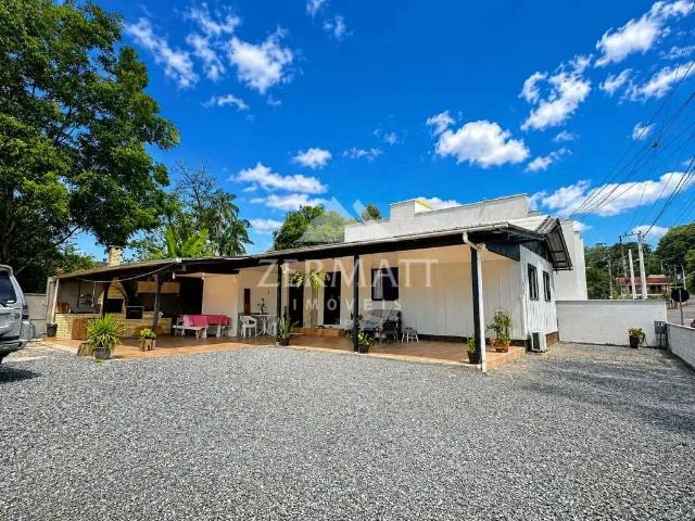 Casa / Sobrado para Venda em Blumenau/SC Fortaleza 3 Quartos