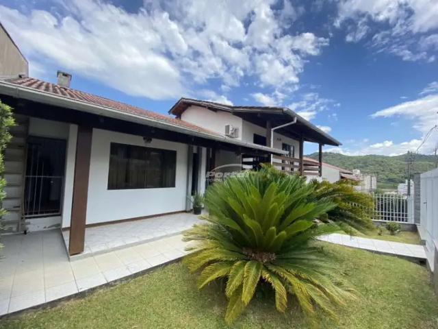 Casa / Sobrado para Venda em Blumenau/SC Garcia 4 Quartos
