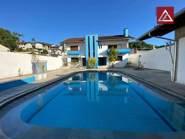 Casa / Sobrado para Venda em Blumenau/SC Garcia 5 Quartos