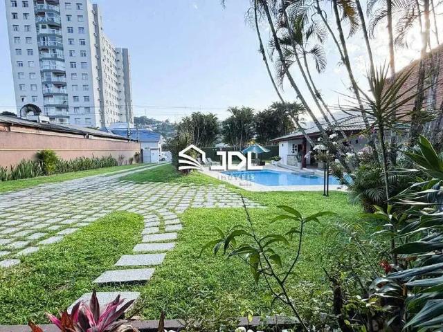 Casa / Sobrado para Venda em Blumenau/SC Garcia 5 Quartos
