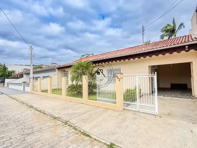 Casa / Sobrado para Venda em Blumenau/SC Garcia 3 Quartos