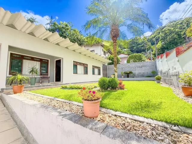 Casa / Sobrado para Venda em Blumenau/SC Garcia 3 Quartos