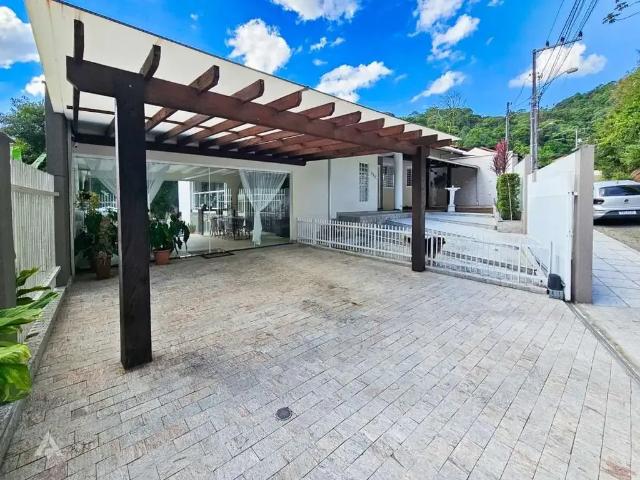 Casa / Sobrado para Venda em Blumenau/SC Garcia 3 Quartos