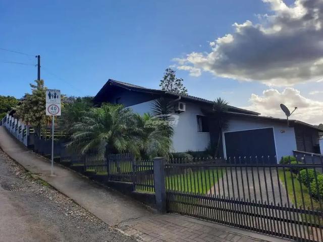 Casa / Sobrado para Venda em Blumenau/SC Itoupavazinha 3 Quartos