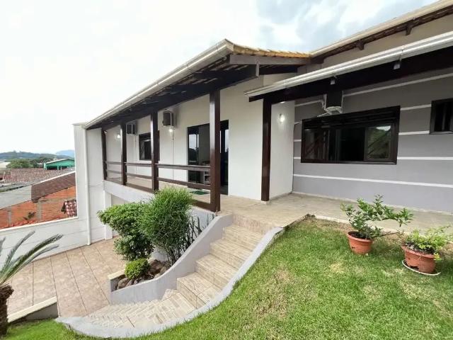 Casa / Sobrado para Venda em Blumenau/SC Passo Manso 4 Quartos
