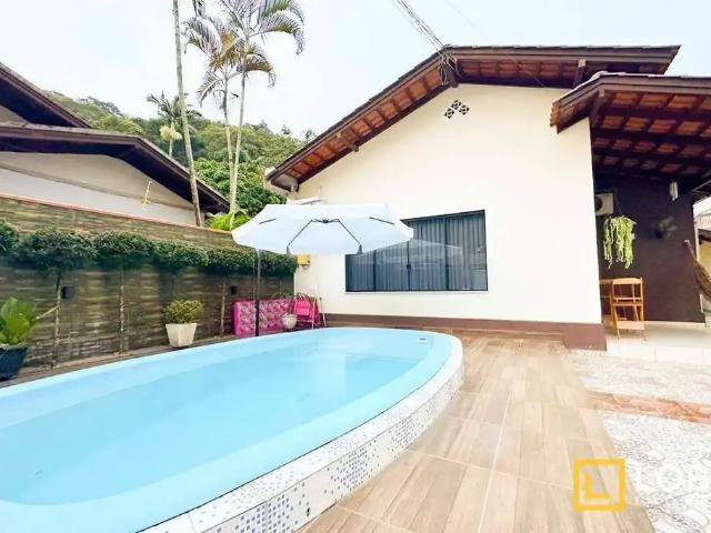 Casa / Sobrado para Venda em Blumenau/SC Ponta Aguda 4 Quartos