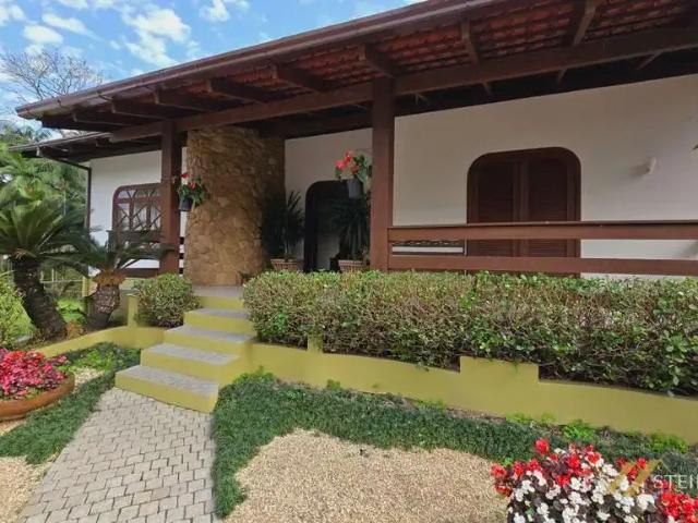 Casa / Sobrado para Venda em Blumenau/SC Ponta Aguda 5 Quartos