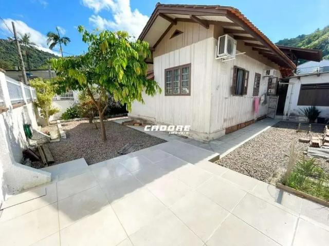 Casa / Sobrado para Venda em Blumenau/SC Progresso 4 Quartos