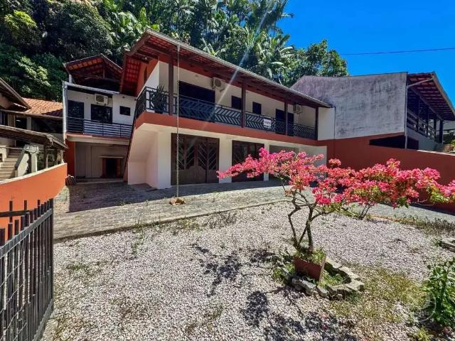 Casa / Sobrado para Venda em Blumenau/SC Progresso 5 Quartos