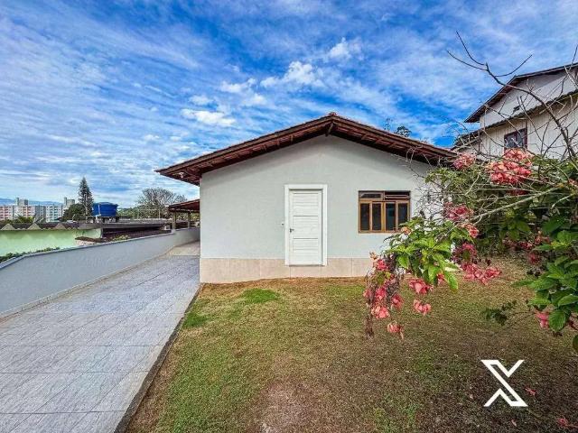 Casa / Sobrado para Venda em Blumenau/SC Salto do Norte 4 Quartos