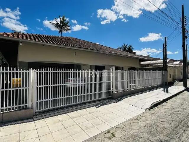 Casa / Sobrado para Venda em Blumenau/SC Salto Weissbach 3 Quartos