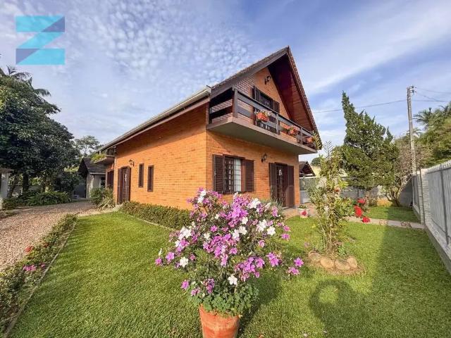 Casa / Sobrado para Venda em Blumenau/SC Salto Weissbach 3 Quartos