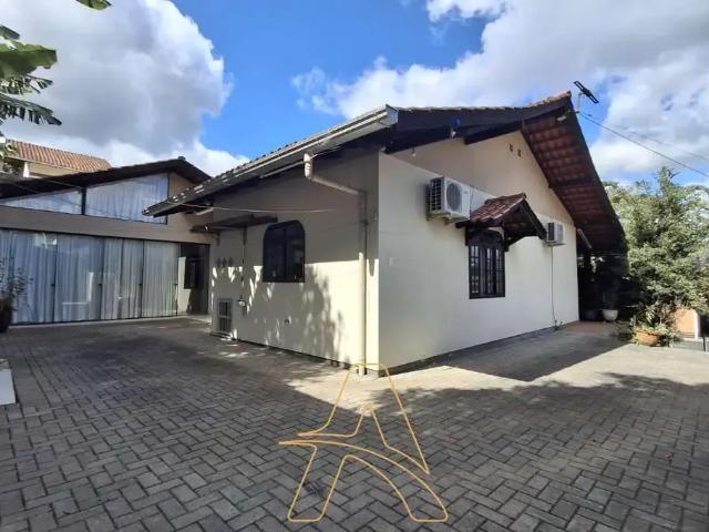 Casa / Sobrado para Venda em Blumenau/SC Salto Weissbach 3 Quartos