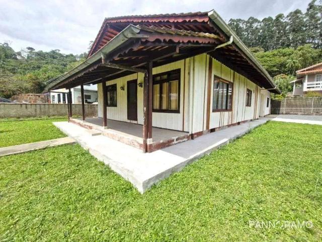 Casa / Sobrado para Venda em Blumenau/SC Velha Central 4 Quartos