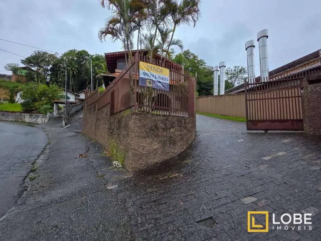 Casa / Sobrado para Venda em Blumenau/SC Velha 3 Quartos