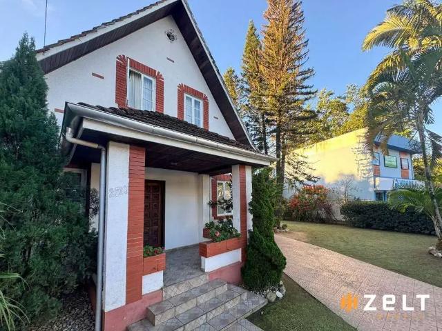 Casa / Sobrado para Venda em Blumenau/SC Velha 3 Quartos