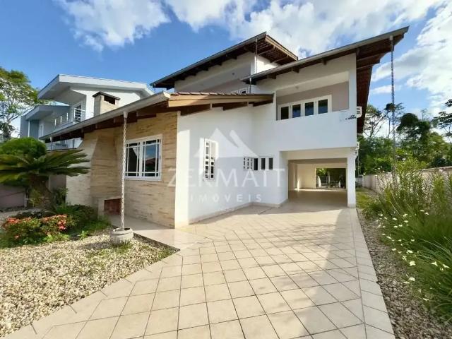 Casa / Sobrado para Venda em Blumenau/SC Velha 4 Quartos