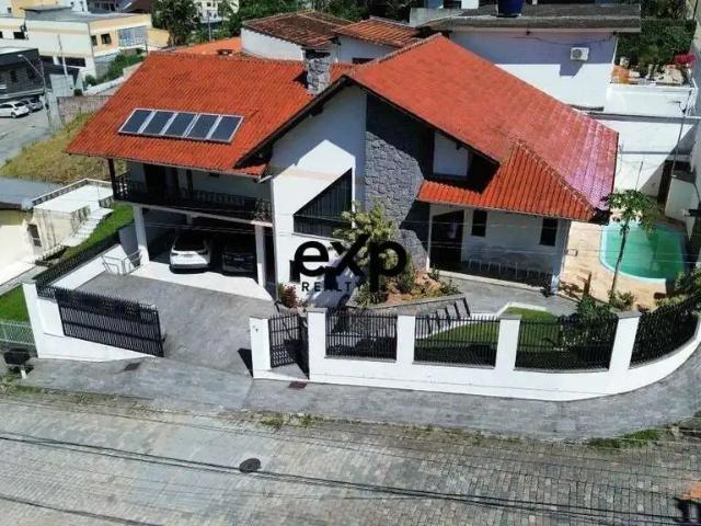 Casa / Sobrado para Venda em Blumenau/SC Velha 4 Quartos