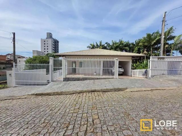 Casa / Sobrado para Venda em Blumenau/SC Velha 4 Quartos