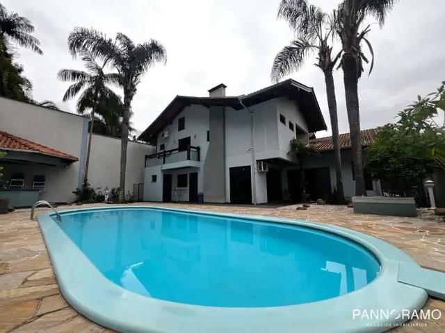 Casa / Sobrado para Venda em Blumenau/SC Velha 4 Quartos