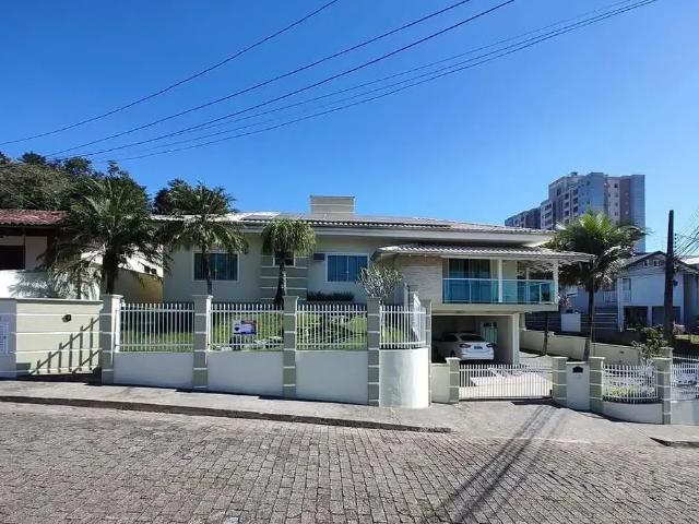 Casa / Sobrado para Venda em Blumenau/SC Velha 4 Quartos
