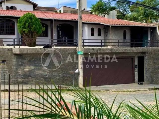 Casa / Sobrado para Venda em Blumenau/SC Velha 5 Quartos