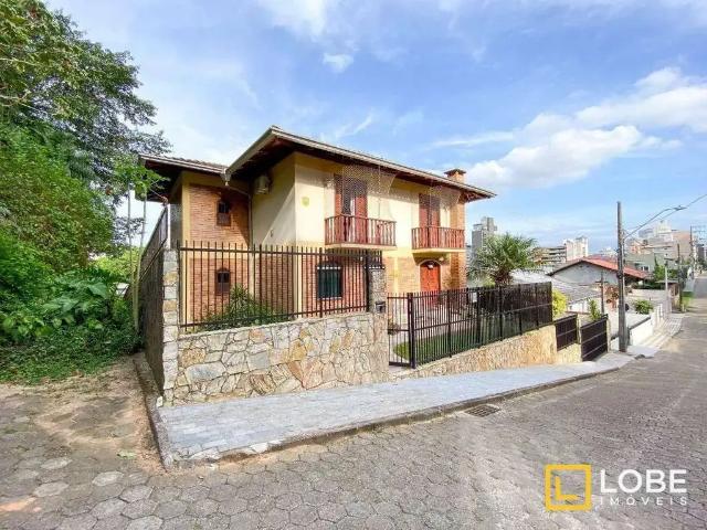Casa / Sobrado para Venda em Blumenau/SC Vila Nova 4 Quartos