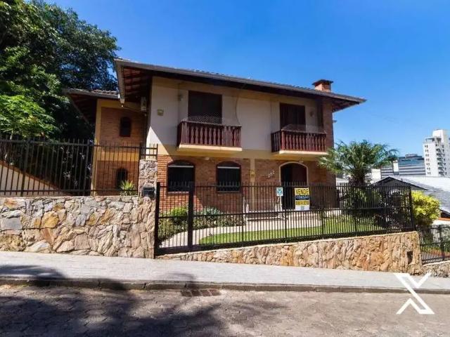 Casa / Sobrado para Venda em Blumenau/SC Vila Nova 4 Quartos