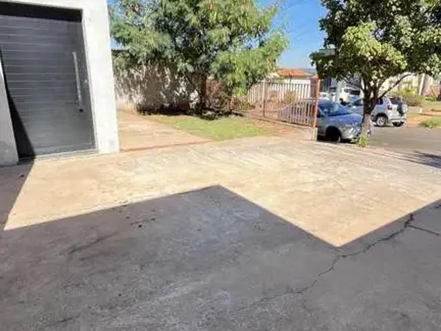 Casa / Sobrado para Venda em Brotas/SP Taquaral 3 Quartos