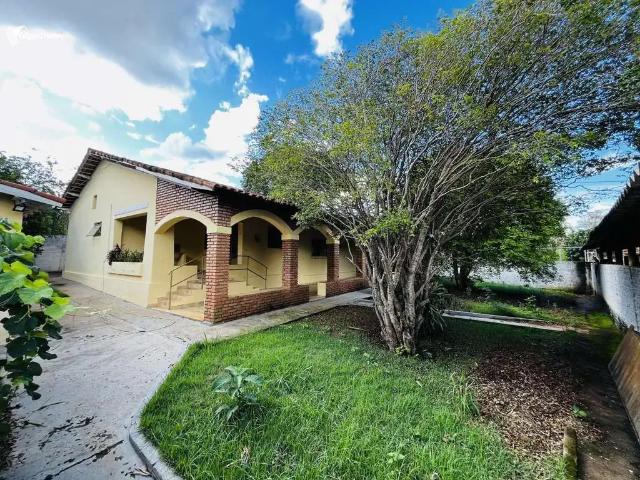 Casa / Sobrado para Venda em Brotas/SP Bela Vista 4 Quartos