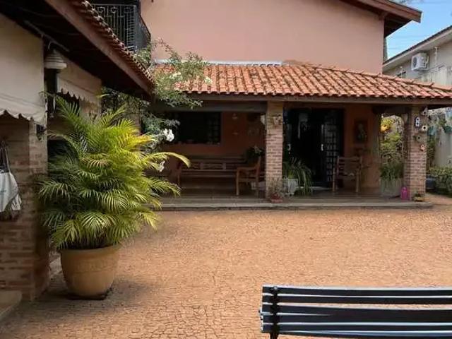 Casa / Sobrado para Venda em Brotas/SP Centro 3 Quartos
