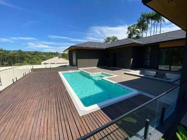 Casa / Sobrado para Venda em Bragança Paulista/SP Condomínio Jardim das Palmeiras 4 Quartos