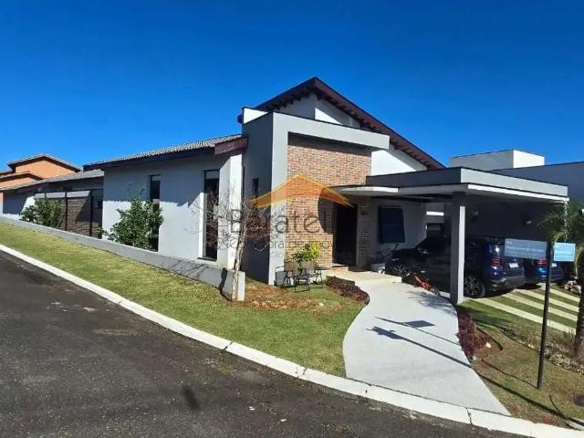 Casa / Sobrado para Venda em Bragança Paulista/SP Condomínio Jardim Flamboyan 4 Quartos