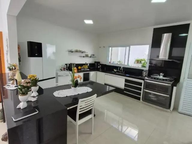 Casa / Sobrado para Venda em Bragança Paulista/SP Condomínio Portal da Serra 3 Quartos