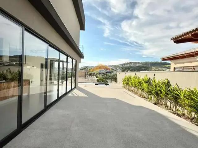 Casa / Sobrado para Venda em Bragança Paulista/SP Condomínio Vale das Águas 4 Quartos