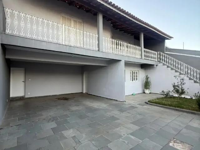 Casa / Sobrado para Venda em Bragança Paulista/SP Residencial das Ilhas 4 Quartos