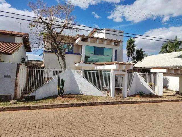 Casa / Sobrado para Venda em Brasília/DF Região dos Lagos Sobradinho 4 Quartos