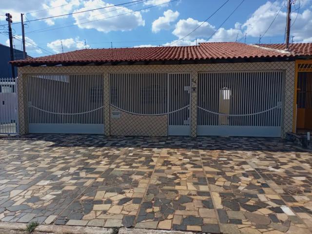 Casa / Sobrado para Venda em Brasília/DF Taguatinga Norte Taguatinga 4 Quartos