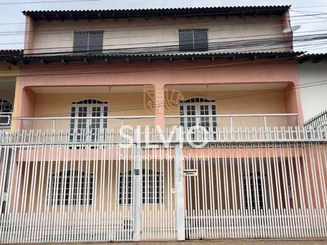 Casa / Sobrado para Venda em Brasília/DF Taguatinga Norte Taguatinga 5 Quartos