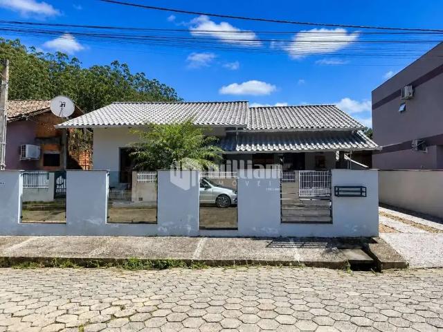 Casa / Sobrado para Venda em Brusque/SC Cedro Alto 3 Quartos