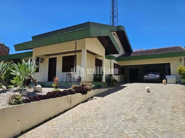 Casa / Sobrado para Venda em Brusque/SC Guarani 4 Quartos