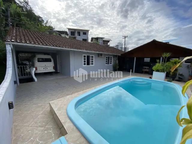 Casa / Sobrado para Venda em Brusque/SC Guarani 3 Quartos
