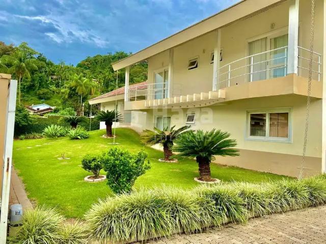 Casa / Sobrado para Venda em Brusque/SC Jardim Maluche 4 Quartos