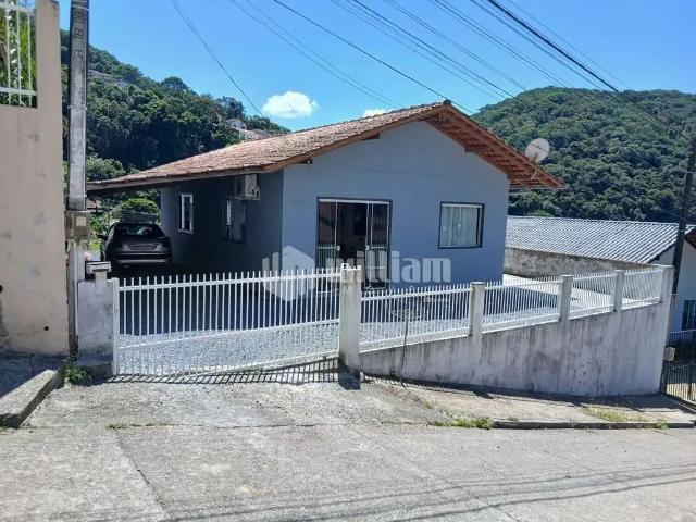 Casa / Sobrado para Venda em Brusque/SC Limeira Baixa 3 Quartos